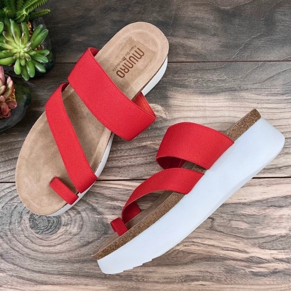 Munro | Shoes | New Munro Aries Ii Toe Post Platform Sandal 9m | Poshmark